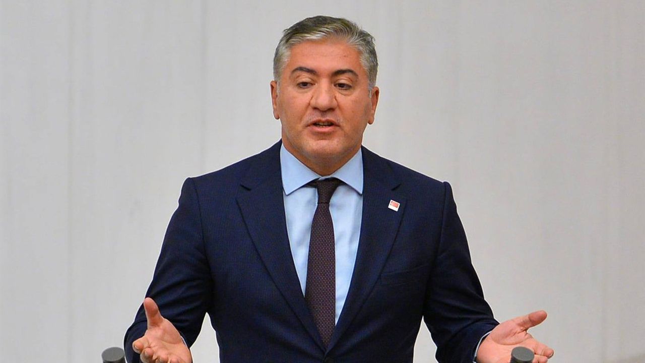 Murat Emir: Şehzade Camisi içerisinde top oynayan polisler ve İBDA-C ...